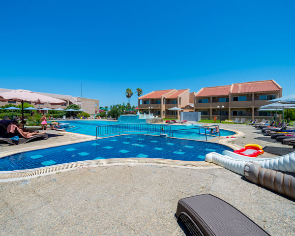 Goedkope vakantie naar Ilios K. Village Resort in Tigaki, Kos