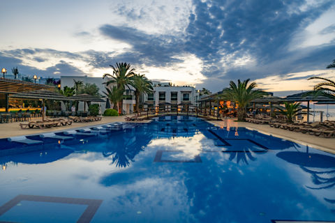 Samara Hotel in Bodrum. Voordelig op vakantie naar Samara Hotel.