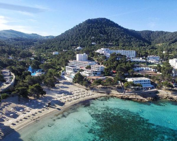 Goedkoop op vakantie naar Sandos El Greco Beach Hotel | Portinatx