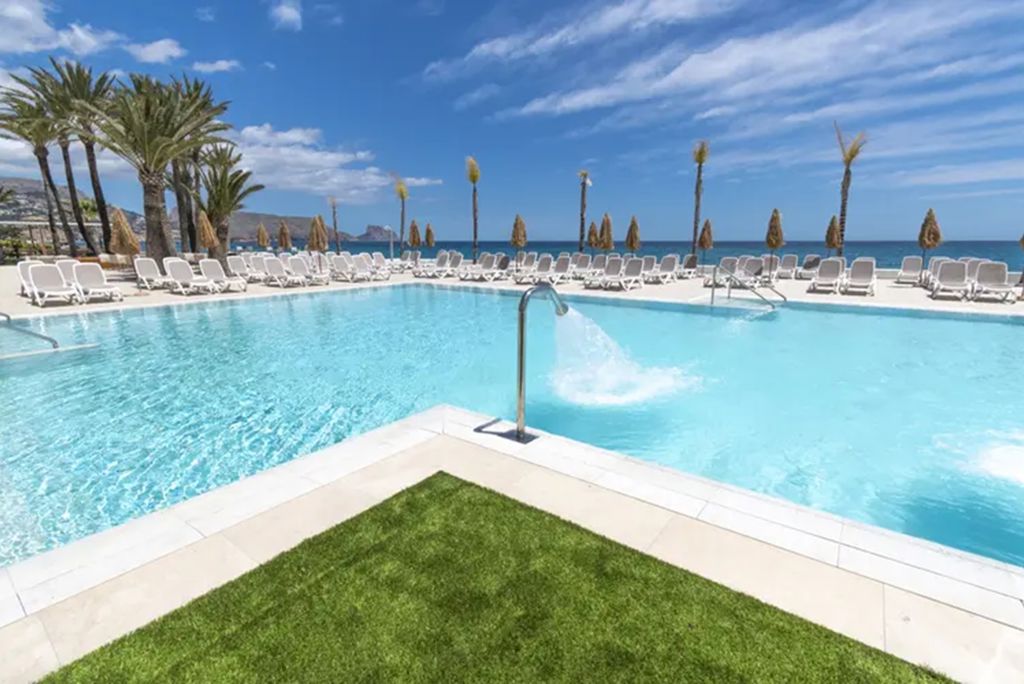 Cap Negret Hotel in Albir. Voordelig naar Cap Negret